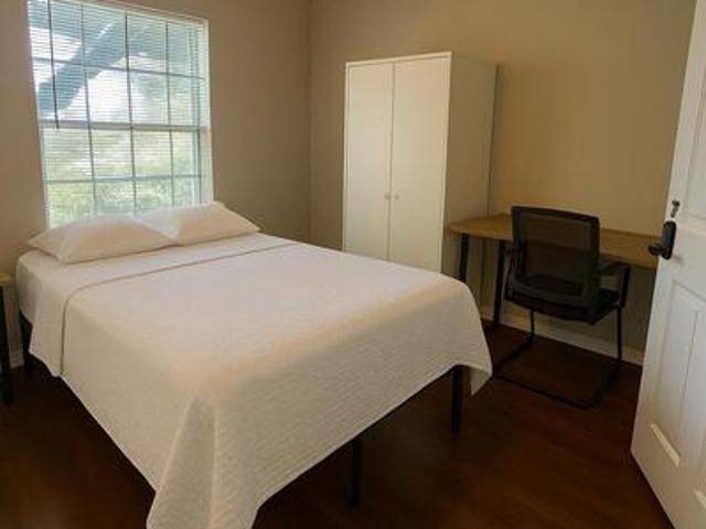Relaxed South Dallas Living Peaceful Home • Spacious Shared Spaces • Bright Rooms • Near Shopping & Employers