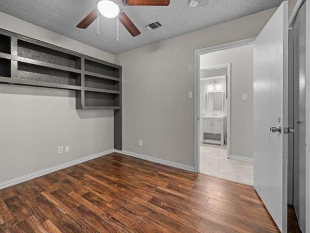Relaxed South Dallas Living Peaceful Home • Spacious Shared Spaces • Bright Rooms • Near Shopping & Employers