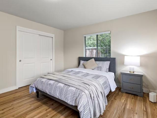 Relaxing Home with Private Room Available