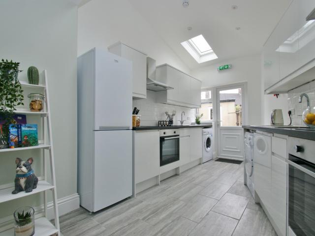 Relaxing single ensuite bedroom near the Wormwood Scrubs park Has a Room