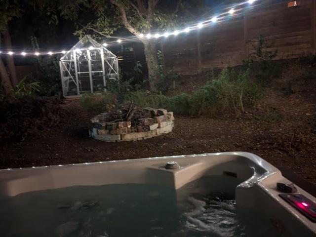 Relaxing Spots: Hot Tub, Waterfall, & Billiards