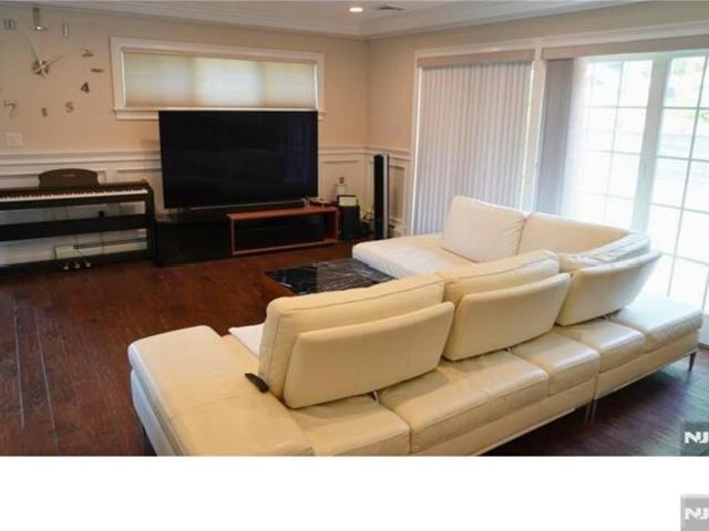 Reldyes Ave, Leonia, Home For Sale