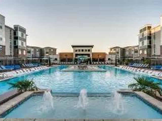 RELET AT URSA WACO – $650/mo