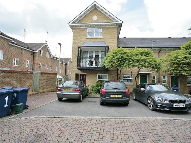 Reliance Way, Oxford, Oxford. 5 bed detached house to rent £3,925 pcm £906 pw