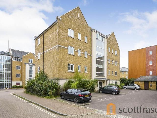 Reliance Way, Oxford, Oxfordshire, OX4 2 bed flat to rent £1,600 pcm £369 pw