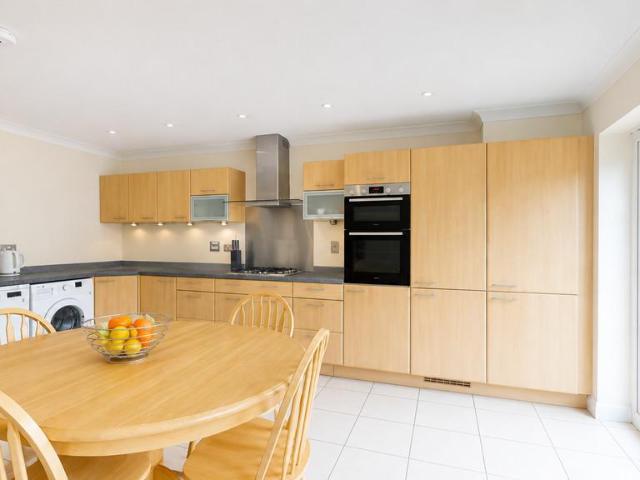 Reliance Way, Oxford 5 bed townhouse to rent £3,750 pcm £865 pw