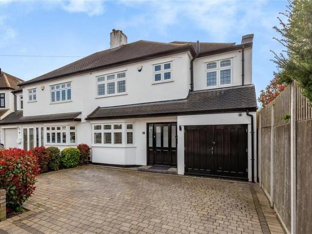 Repton Avenue, Gidea Park, RM2 4 bed semi detached house for s.