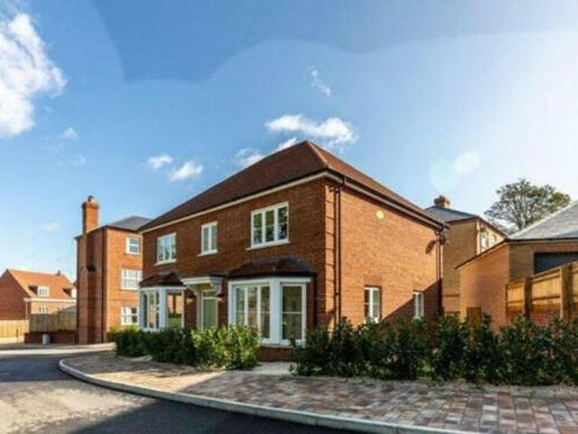 Repton, London, 4 Bedroom Detached