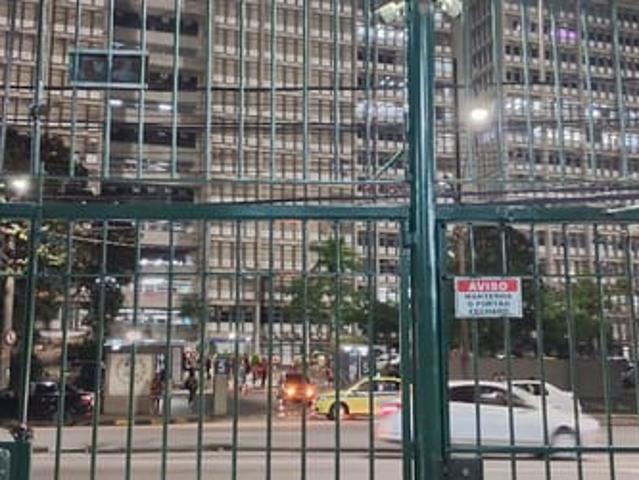 República das Cherosas em frente a UERJ