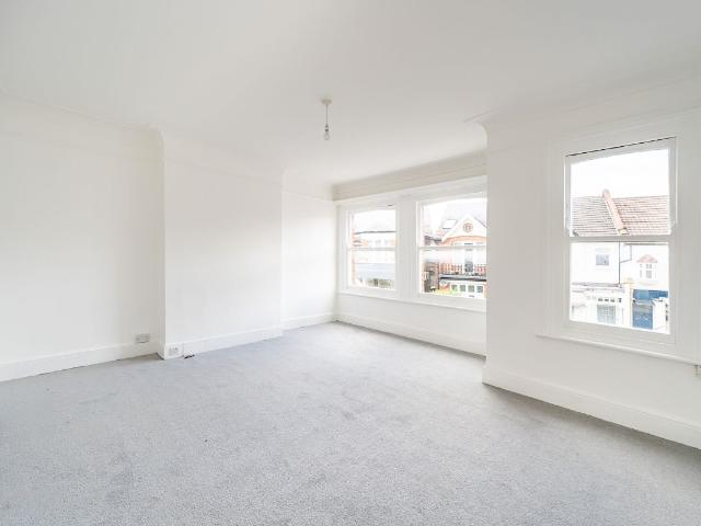 Replingham Road, London SW18, 1 bed maisonette to rent, £2,000 pcm | PrimeLocation