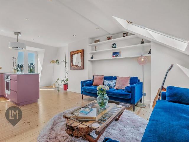 Replingham Road, London 2 bed flat to rent £9,750 pcm £2,250 pw