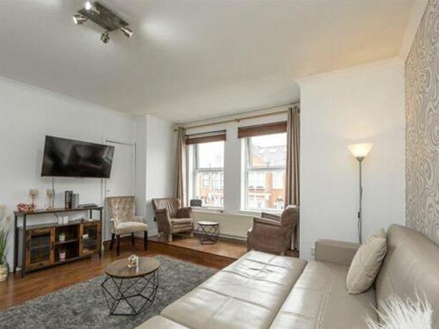 Replingham Road, London, 2 Bedroom Flat