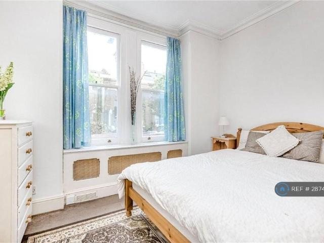 Reporton Road, Fulham, SW6 1 bed flat to rent £1,600 pcm £369 pw