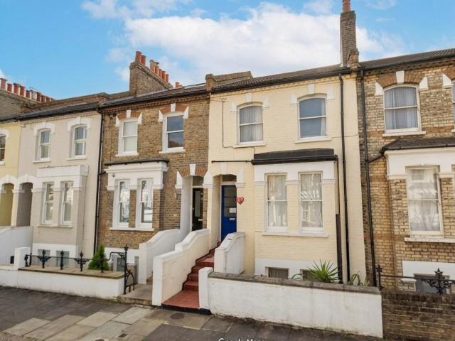 Reporton Road, London SW6, 1 bed flat to rent, £1,599 pcm | PrimeLocation