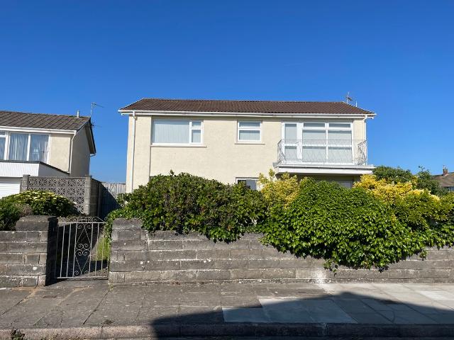 Rest Bay Close, Porthcawl CF36, 2 bed flat to rent, £1,200 pcm | PrimeLocation