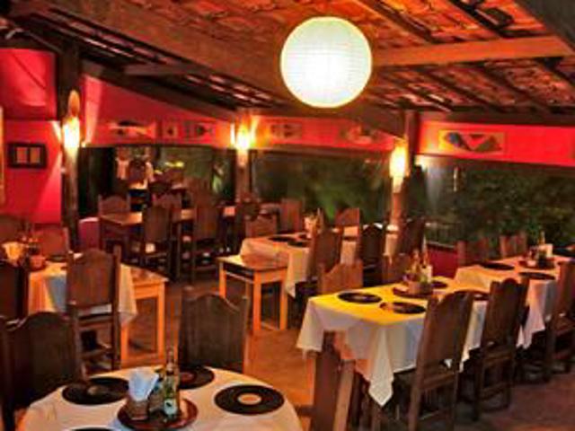 Restaurante, suites e chalé