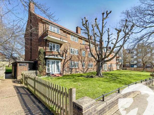 Restons Crescent, London, 1 Bedroom Flat