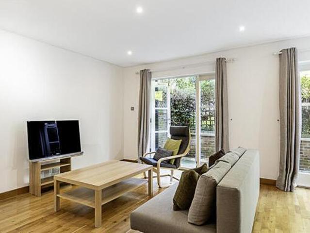 Restoration Square, London, 2 Bedroom House