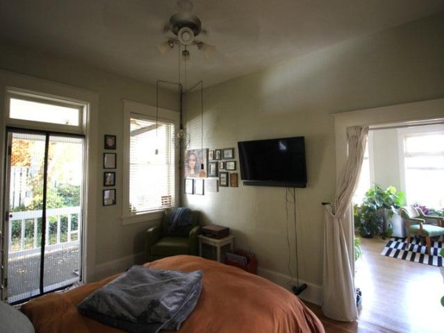 RESTORED * VINTAGE * AVENUES FLAT * 1 BED 1 BATH