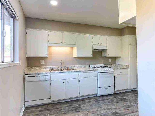 RESEDA VILLAGE GREEN 1 Bedroom Apartment for Rent at 6610 Vanalden Ave, Los Angeles, CA 91335 Reseda