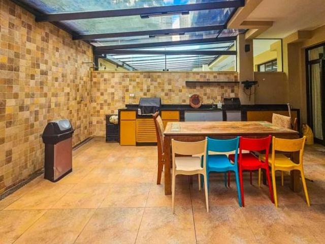 Reserva Enseada, casa gardeem a venda condomínio frente ao mar no Guarujá