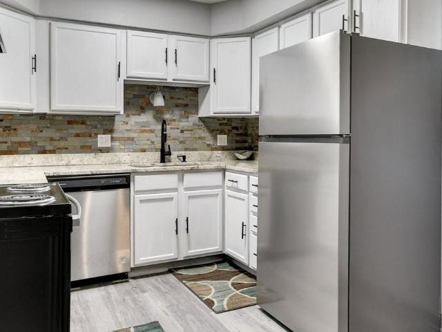 Reserve at the Knolls 1 Bedroom Apartment for Rent at 3816 N 109th Plz, Omaha, NE 68164
