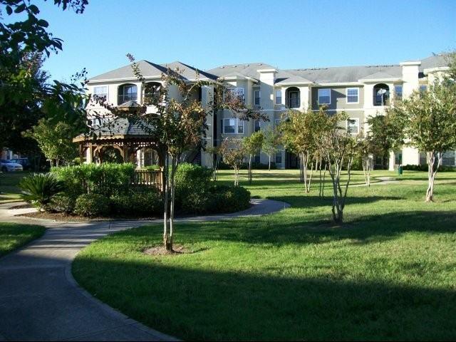 Reserve at Tranquility Lake 3 Bedroom Apartment for Rent at 2850 Oak Rd, Pearland, TX 77584