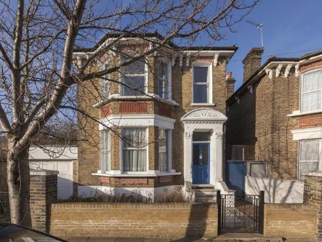 Reservoir Road, London SE4 6 bed house to rent £5,600 pcm £1,292 pw