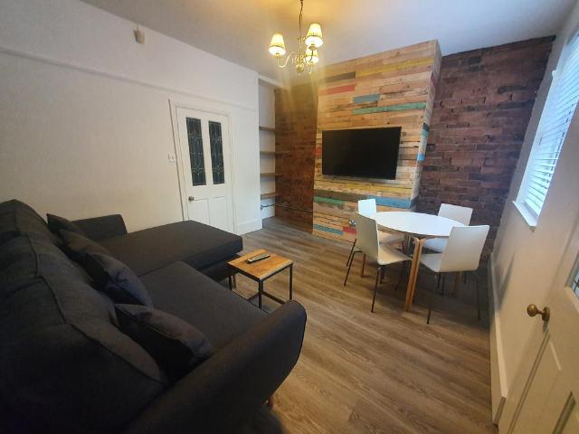 Reservoir Retreat Copy, Edgbaston B16 4 bed house to rent £2,636 pcm £608 pw