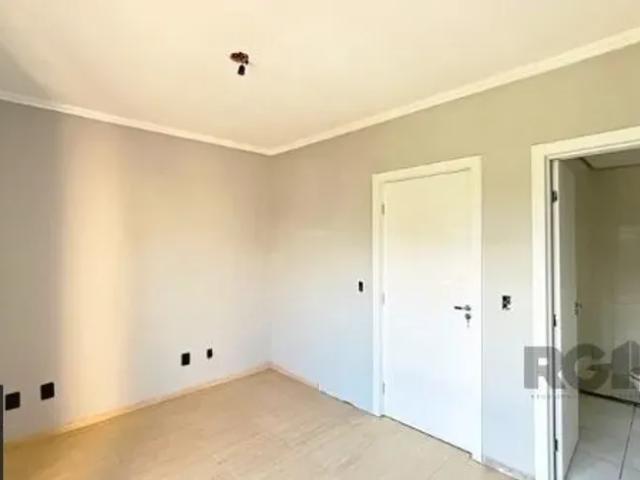 Residência no bairro Guarujá, com 3 dormitório s, e 3 banheiros, à venda