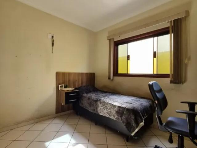 Residência Excepcional no Parque Jataí: 3 Quartos, Suíte, e Amplo Espaço Gourmet a 5 Minutos do Shop