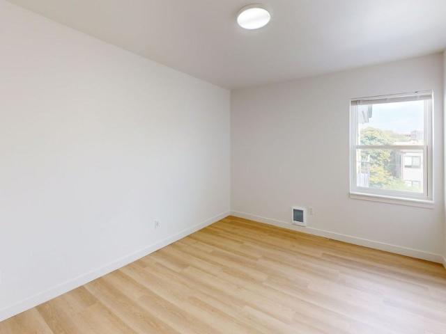 Residence 620 1 Bedroom Apartment for Rent at 620 5th Ave W, Seattle, WA 98119 Lower Queen Anne