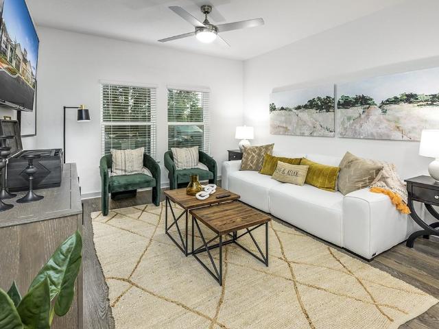 Residences at Markets West 1 Bedroom Apartment for Rent at 7400 Sw 13th Rd, Gainesville, FL 32607