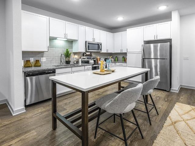 Residences at Markets West 3 Bedroom Apartment for Rent at 7400 Sw 13th Rd, Gainesville, FL 32607