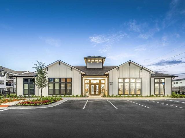 Residences at Markets West 3 Bedroom Apartment for Rent at 7400 Sw 13th Rd, Gainesville, FL 32607