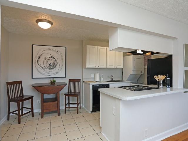 Residences at Diamond Ridge 2 Bedroom Apartment for Rent at 730 Anson St, Winston Salem, NC 27103 Ardmore