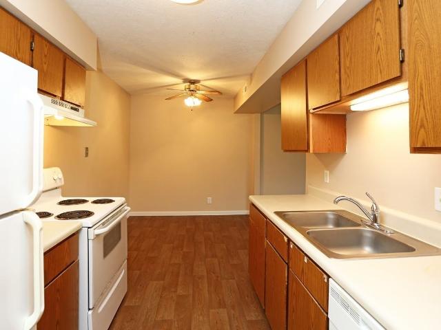 Residences at Fox Pointe 2 Bedroom Apartment for Rent at 10526 Fort Plz, Omaha, NE 68134