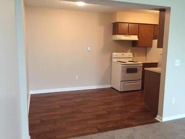 Residences at Fox Pointe 2 Bedroom Apartment for Rent at 10526 Fort Plz, Omaha, NE 68134