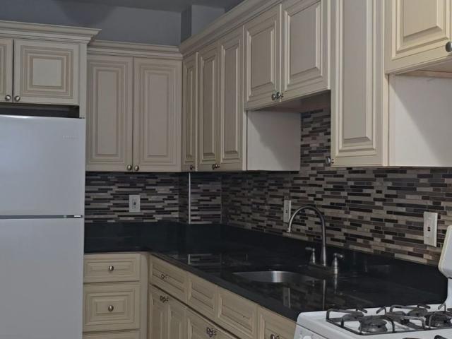 Residences at Lafayette LLC 176 Lafayette
