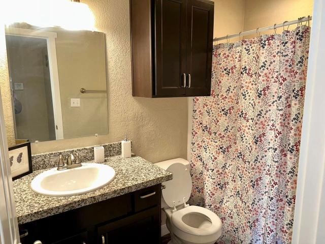Residences at Lakeshore 2 Bedroom Apartment for Rent at 9200 N Macarthur Blvd, Oklahoma City, OK 73132