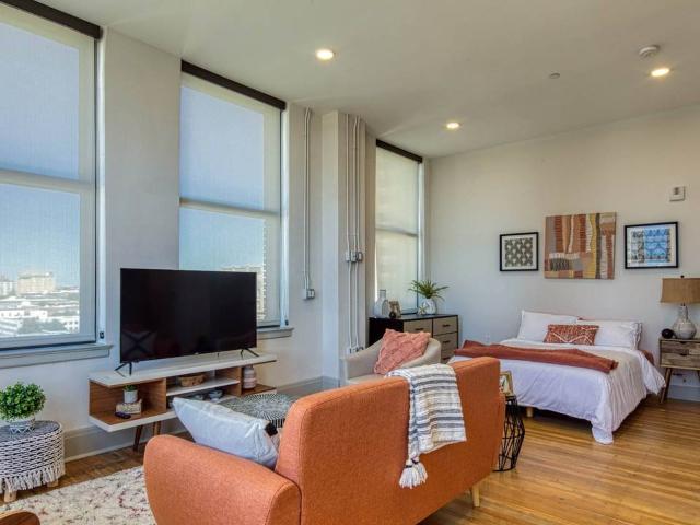 Residences at Richmond Trust 1 Bedroom Apartment for Rent at 629 E Main St, Richmond, VA 23219 City Center