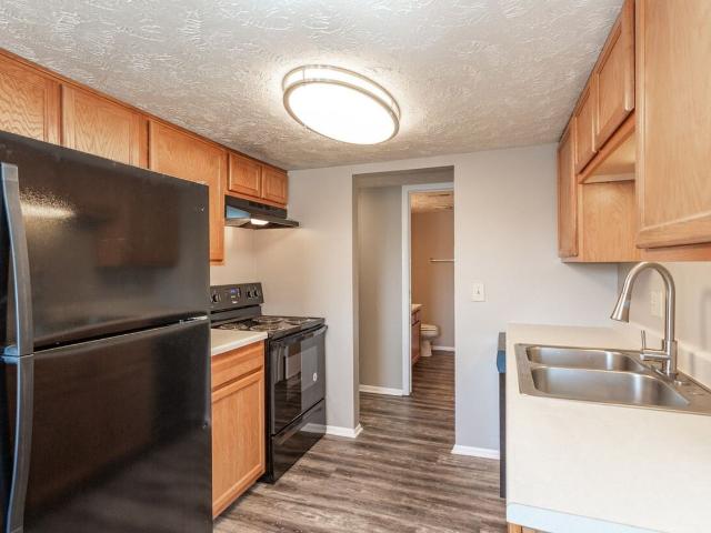Residences at Sorensen Square 1 Bedroom Apartment for Rent at 6516 N 64th Plz, Omaha, NE 68152 Northwest Omaha