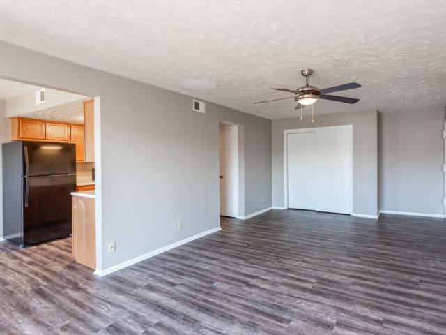 Residences at Sorensen Square 1 Bedroom Apartment for Rent at 6516 N 64th Plz, Omaha, NE 68152 Northwest Omaha