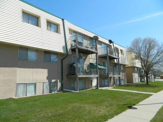 Residences at Sorensen Square 2 Bedroom Apartment for Rent at 6516 N 64th Plz, Omaha, NE 68152 Northwest Omaha