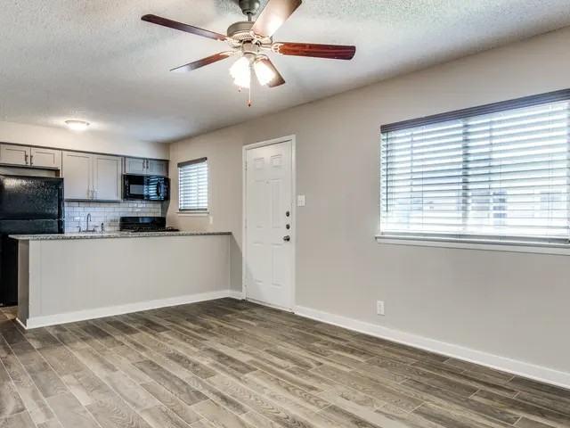 Residences at the Union 2 Bedroom Apartment for Rent at 2211 W Hickory St, Denton, TX 76201