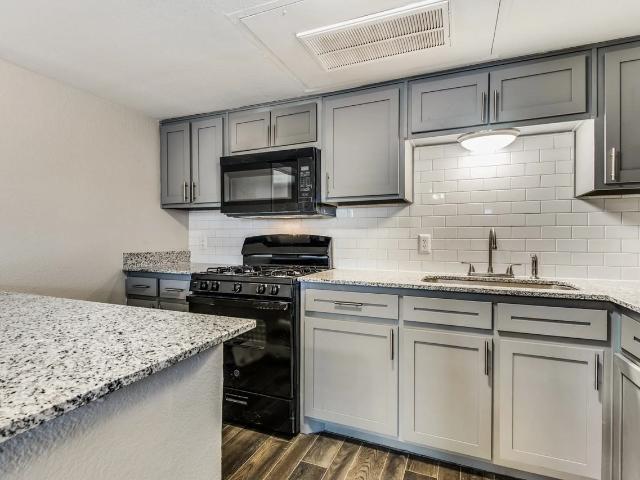 Residences at the Union 2 Bedroom Apartment for Rent at 2211 W Hickory St, Denton, TX 76201