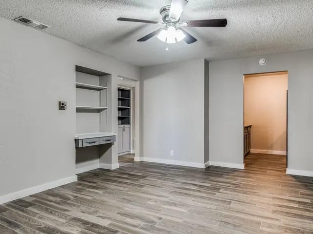 Residences at the Union 2 Bedroom Apartment for Rent at 2211 W Hickory St, Denton, TX 76201