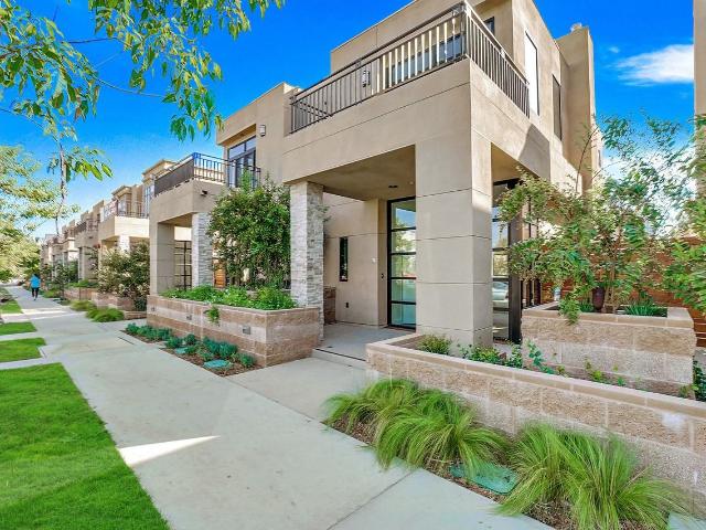 Residences at Village Walk 3 Bedroom Apartment for Rent at 5420 Yolanda Ave, Los Angeles, CA 91356 Tarzana