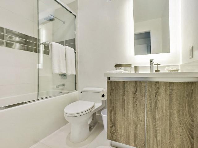 Residences at Village Walk 3 Bedroom Apartment for Rent at 5420 Yolanda Ave, Los Angeles, CA 91356 Tarzana