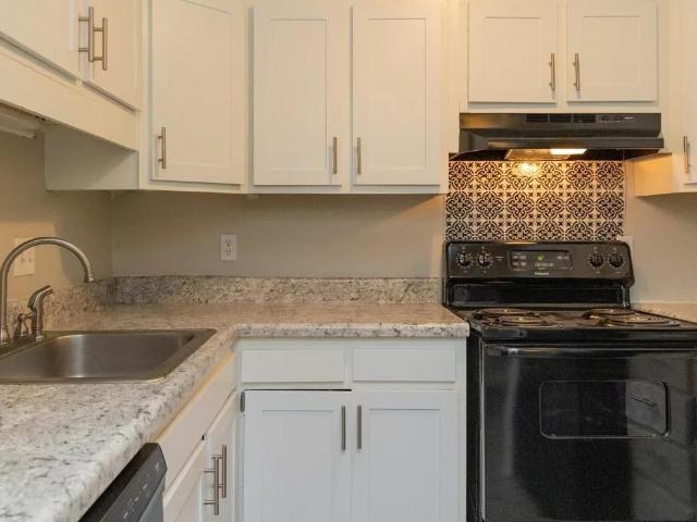 Residences at 1805 2 Bedroom Apartment for Rent at 1805 Fairfax Rd, Greensboro, NC 27407 Random Woods